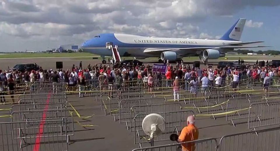 Trump Brags About ‘Big Crowd’ In Florida. YOU Be the Judge. - Daily ...