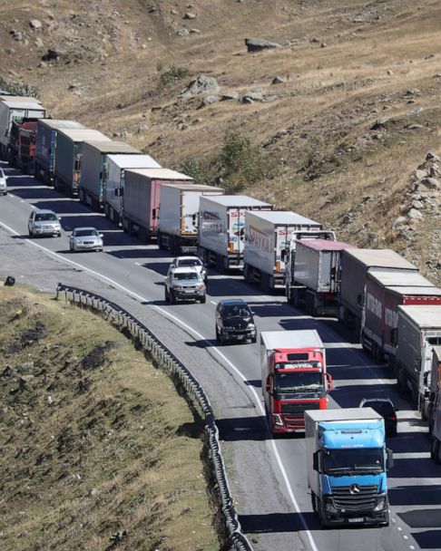 Drone video shows massive traffic jam as Russians try to flee ...