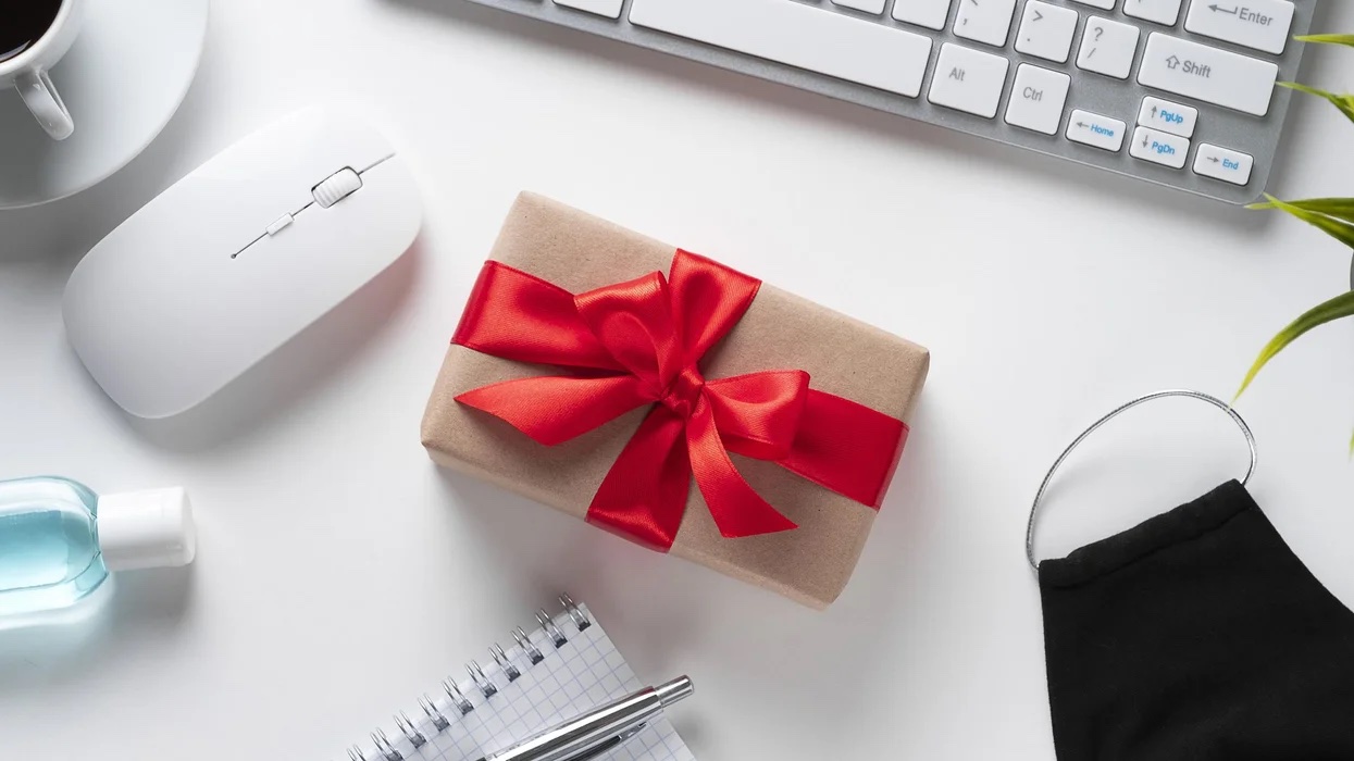 How to Impress Clients with Your Corporate Gifting Skills. - Daily ...