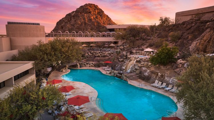 Stay at this Desert Paradise: The Marriott Phoenix Resort Tempe At The ...
